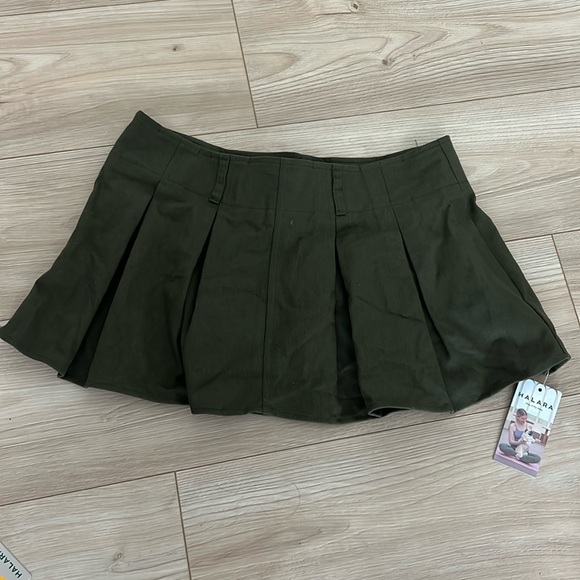 HALARA | Skirts | New Halara Skirt | Poshmark